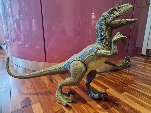 JURASSIC WORLD SUPER Colossal Blue Velociraptor Figure Mattel Huge ...