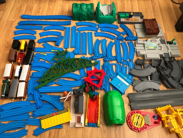 TOMY TRACKMASTER THOMAS the Tank Engine Train Set - Mixed Bundle Track ...