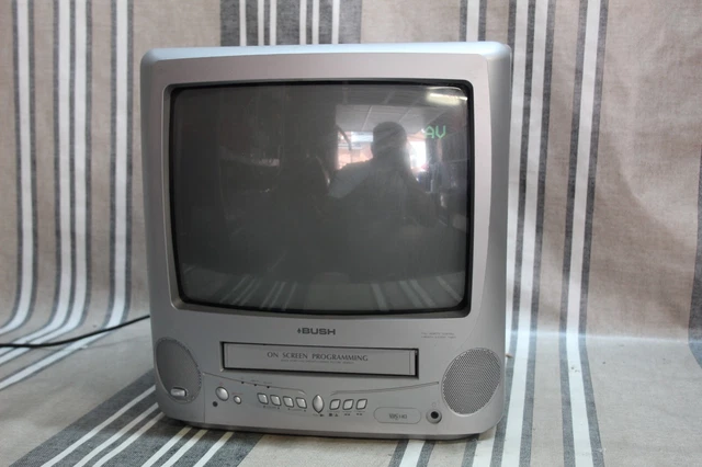 BUSH BTV18SIL/VA 14& Inch CRT TV VCR VHS Video Retro Gaming Television Gone Blue £29.99 ...