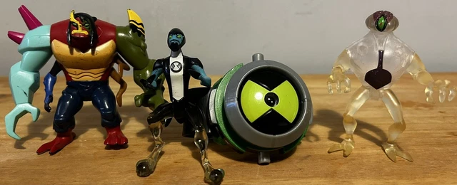 BEN 10 TOY Bundle: Omnitrix Illuminator Watch, Kevin Levin, XLR8 ...
