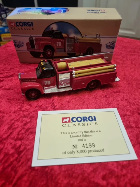 CORGI CLASSICS MACK B Series Pumper Chicago Fire Truck £8.00 - PicClick UK