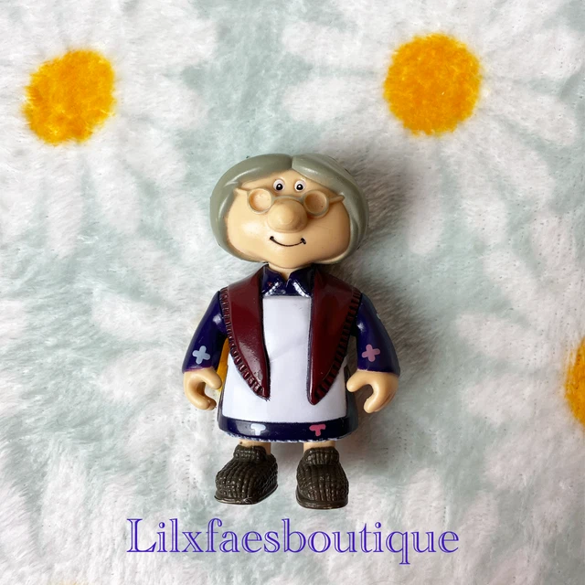 VINTAGE 2005 POSTMAN Pat Mrs Goggins action figure toy £7.99 - PicClick UK