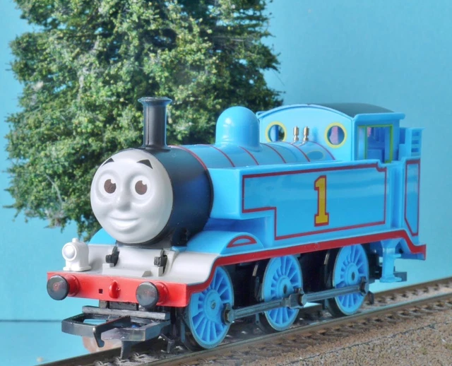 HORNBY THOMAS THE TANK ENGINE DCC READY LOCO and FRONT LAMP R9287 from ...