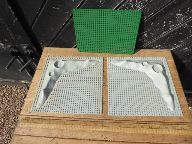 CLASSIC LEGO NO.305 Moon Crater Baseplates. 1970s era Lego Space Base ...