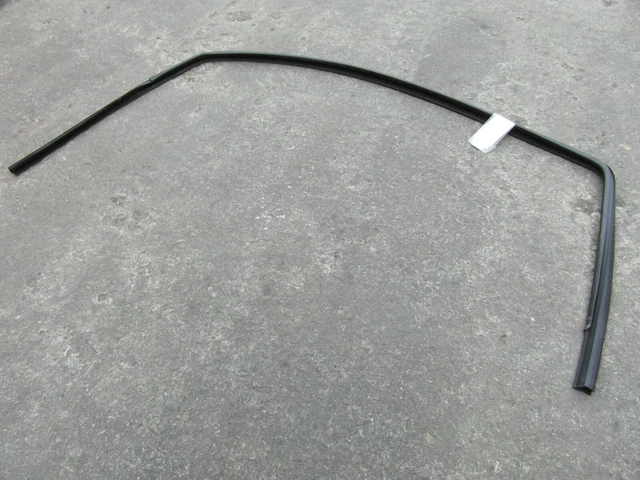 VAUXHALL CORSA C DRIVERS SIDE FRONT DOOR WINDOW FRAME SEAL 3 door 00-06 ...
