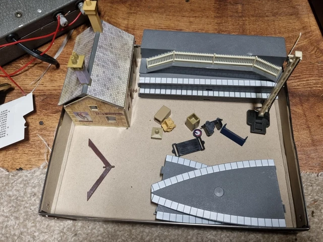 HORNBY OO/00 GAUGEACCESSORIES Pack 1 In Original Box R8227 - Incomplete ...