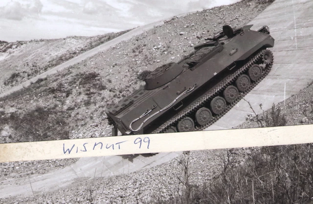 NVA-FOTO OLDTIMER DDR Landstreitkräfte Kettenfahrzeug Schützenpanzer MT ...