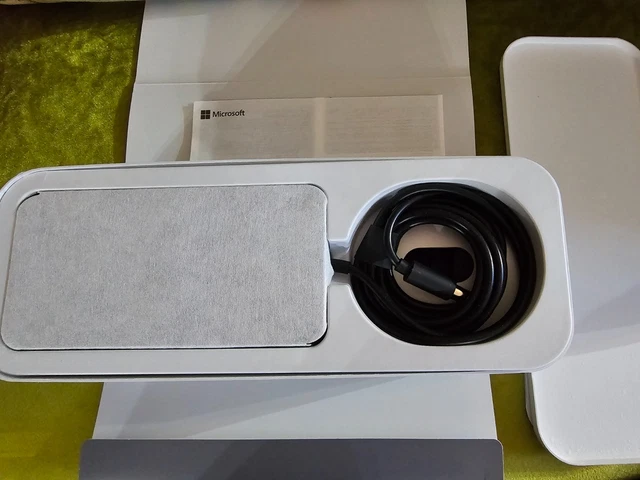 MICROSOFT SURFACE THUNDERBOLT 4 Docking station -New Boxed £155.66 ...
