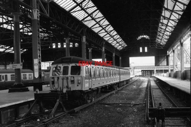 PHOTO 1990 Platform 5 Manchester Victoria Railway Station One Of The ...