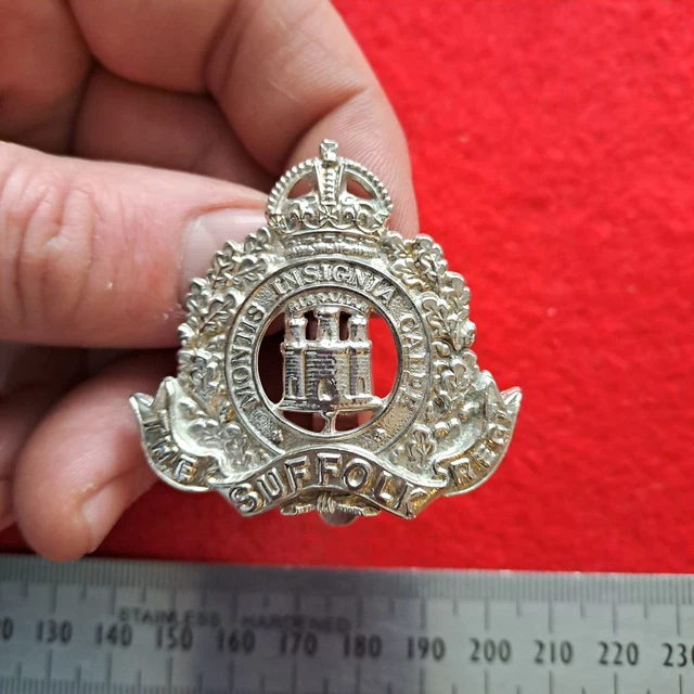 WW2 THE SUFFOLK Regiment Silver Officers Cap Badge KC - British Army £9 ...