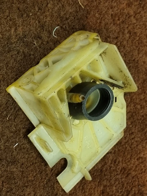 HUSQVARNA PETROL CHAINSAW Model 141 Part Breather Assembly £10.00 ...