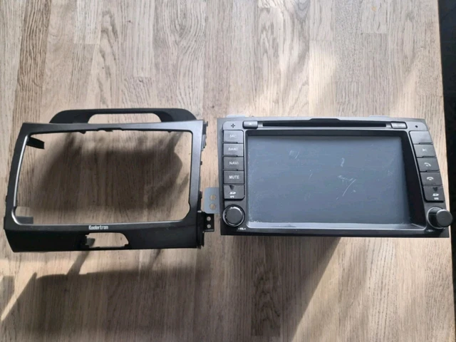 KIA SPORTAGE RADIO GPS Navigation Head Unit Sat Nav 2013 MK3 Genuine £ ...