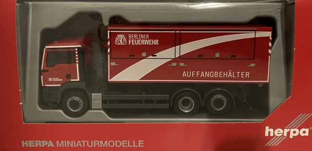 HERPA MAN TGS M Wlf / Abrollkipper Feuerwehr Berlin Auffangbehälter EUR ...