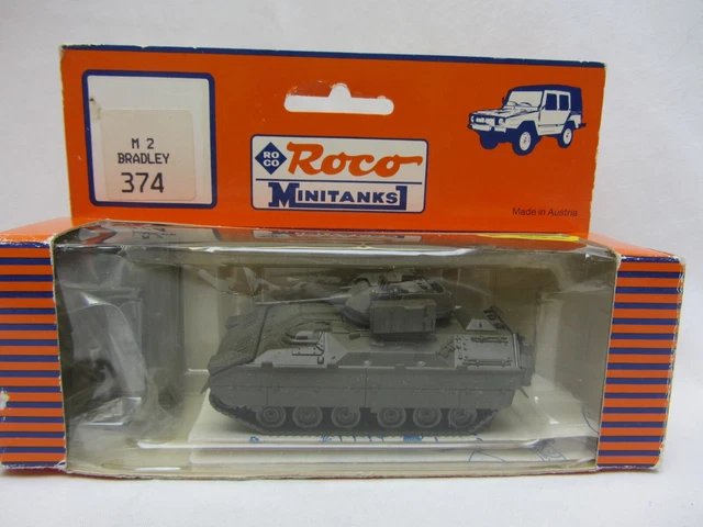 ROCO MINITANKS DBGM #374 US Army M2 Bradley Fighting Vehicle 1/87 HO ...