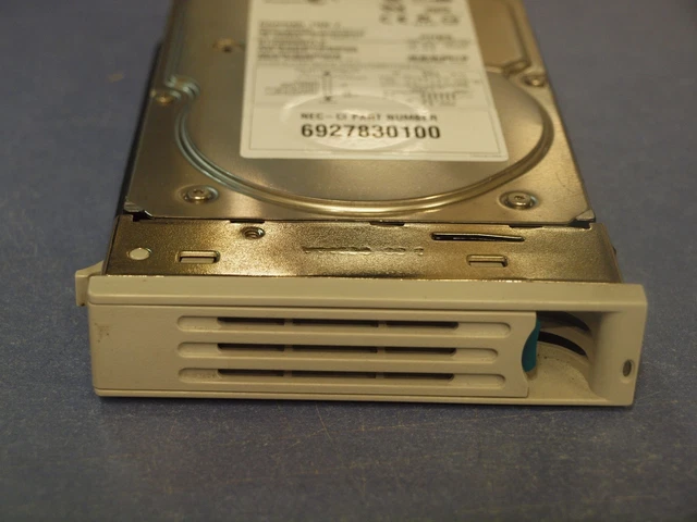 DISQUE DUR NEC 6927830100 SCSI 3.5" 300 Gigas 10 Krpm EUR 210,00 ...