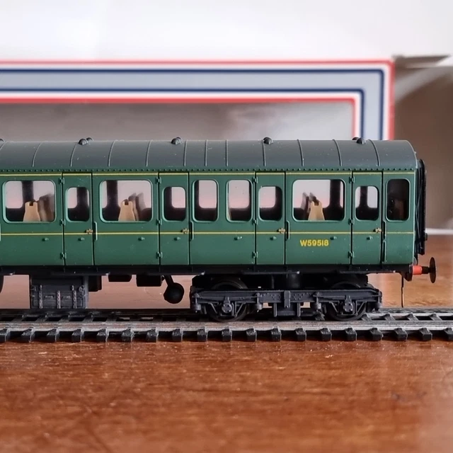 LIMA 205146W OO Gauge BR Class 117 DMU Centre Coach W59518 Green Boxed ...