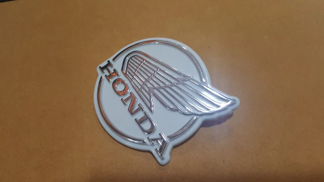 HONDA C50 C70 C90 Couverture Avant Logo Bouclier Jambe Emblème EUR 7,63 ...