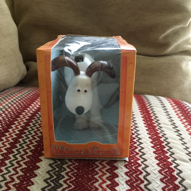 WALLACE & GROMIT, Gromit Solar Powered Dancing Figure For A Car Dash £6 ...