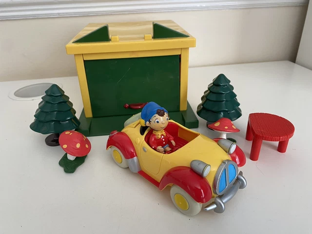 GOLDEN BEAR NODDY Toys Garage And Car Set Bundle £14.99 - PicClick UK
