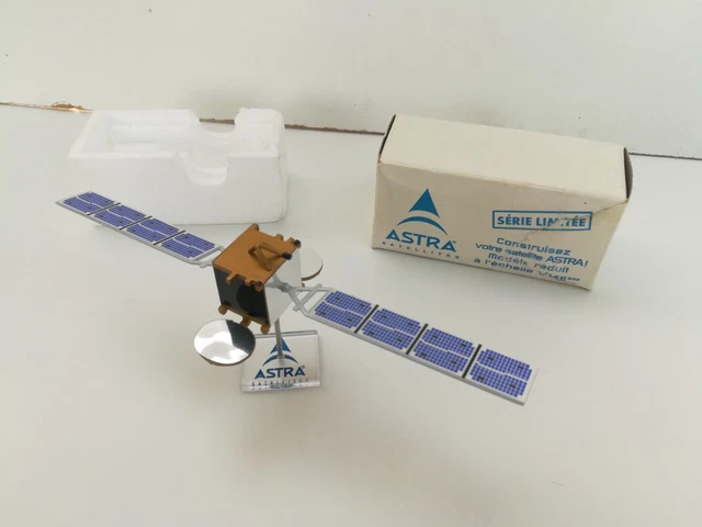 SATELLITE MODEL ASTRA 1/146th - Advertising object TOUR DE FRANCE ...