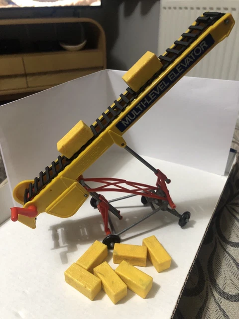 BRITAINS FARM MULTI Level Elevator And Hay Bales 1970’s £16.15 ...