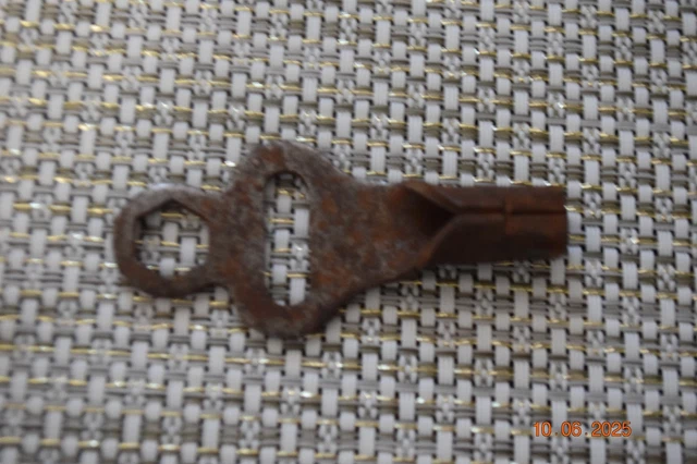 ANTIQUE VINTAGE CIRCA 1930's Metal Roller Skate Key w/ Hexagon Wrench £ ...