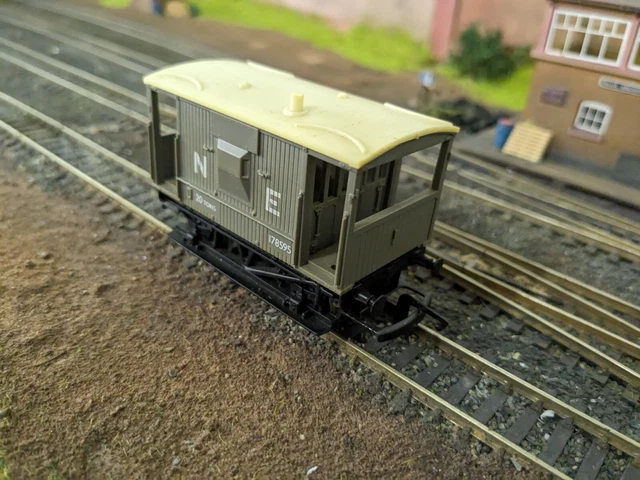 HORNBY R215 NE 20T Brake Van Wagon 178595 OO Gauge £5.99 - PicClick UK