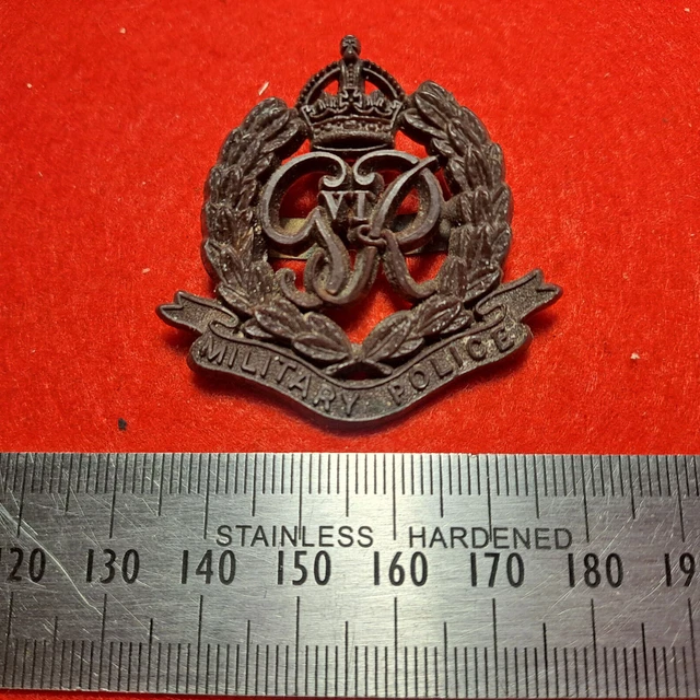 WW2 BRITISH MILITARY Police Plastic Economy Issue Cap Badge KC £14.99 ...