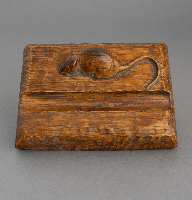 VINTAGE CARVED OAK WOOD Wooden Mouse PEN REST Mouseman Country Folk Art ...