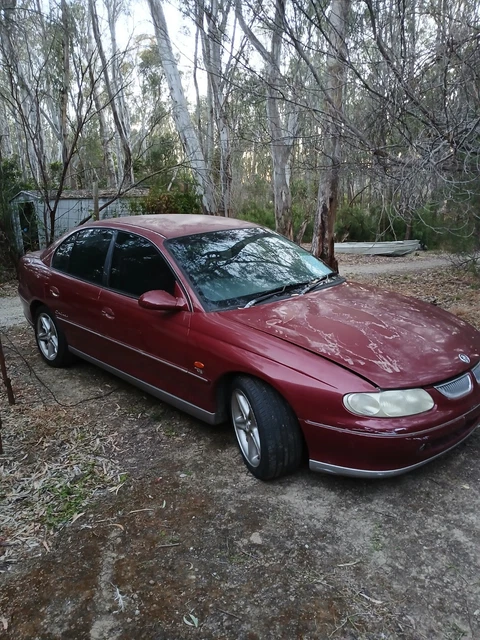 Holden Vt Calais Sedan Supercharged Commodore 3 000 00 Picclick Au