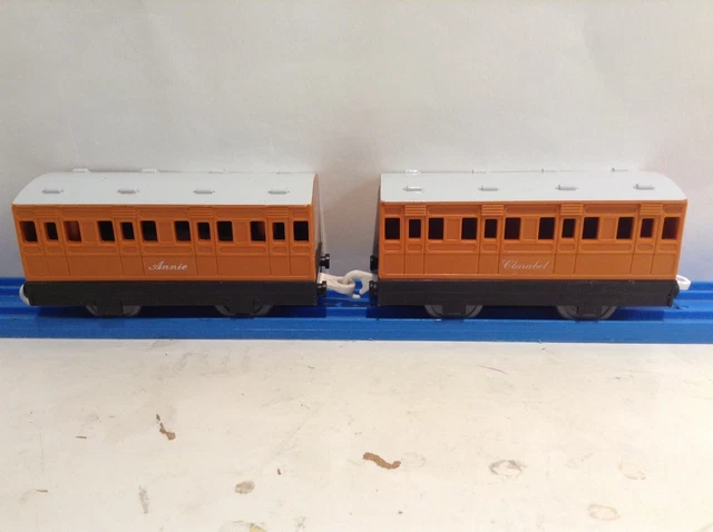 RARE CHUG ALONG ANNIE&CLARABEL SET-Tomy Trackmaster Thomas Tank Engine ...