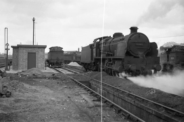 6X9CM NEGATIVE BR British Railways Steam Loco 31880 SR 'N' Tonbridge ...