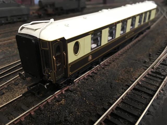 HORNBY R4143 PULLMAN 1st CLASS PARLOUR CAR " LEONA" (WITH WORKING ...