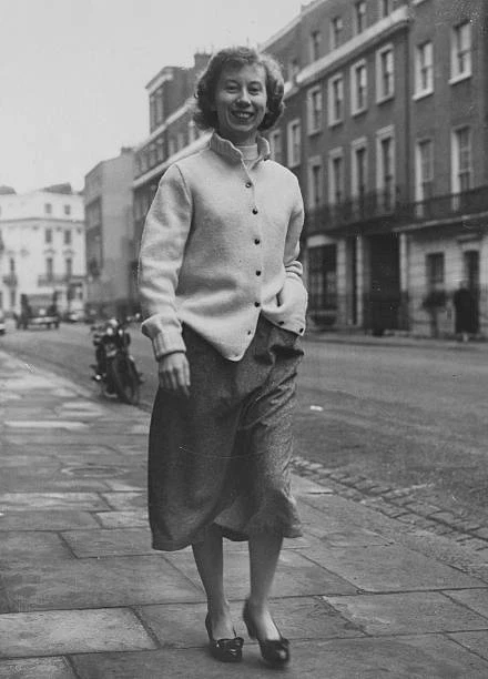 NORTHERN IRISH SINGER Ottilie Patterson walking along a street,- 1955 ...