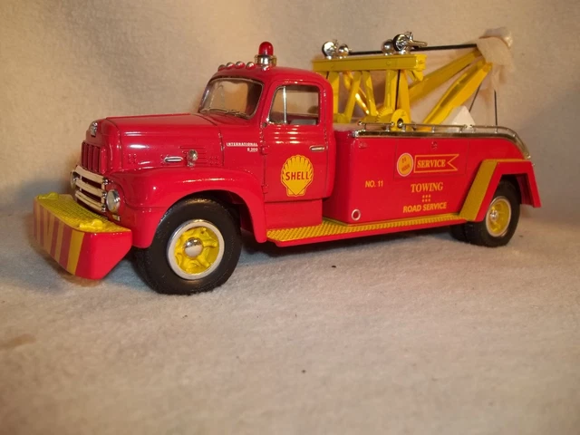 FIRST GEAR 19-1822 Shell 1957 International Wrecker Tow Truck 1/34 ...
