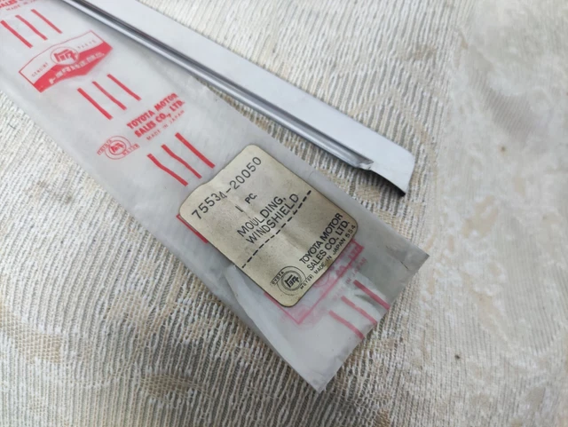 NOS TOYOTA トヨタ WINDSHIELD SIDE MOULDING LH CORONA RT Mark II T ...