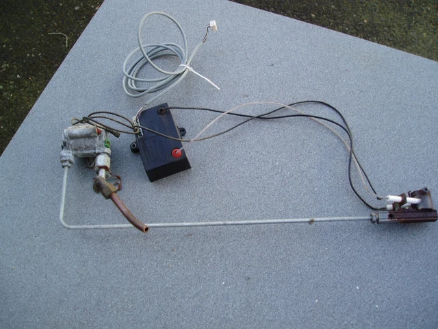 CARAVAN FRIDGE GAS Valve And Sparker Ignitor Dometic Rm7401L £90.00 ...