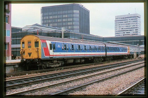 ORIGINAL 35MM SLIDE: BR SR EMU at unid station (Reading, perhaps?) £1. ...