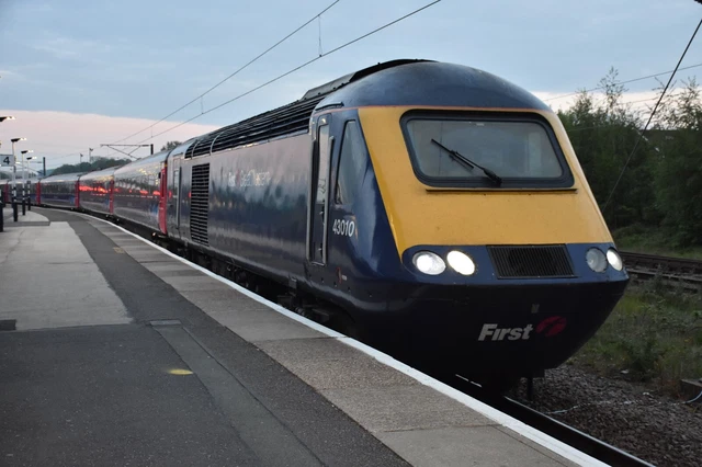 FIRST GWR ON loan to Hull Trains 43010 6x4 Quality Rail Photo £2.70 ...