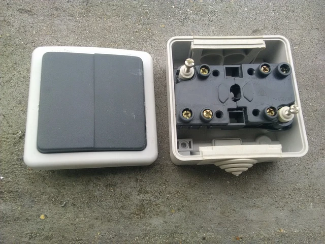 1 DOUBLE VA et vient PLEXO 55 LEGRAND 91607 ( p ) EUR 25,00 - PicClick FR