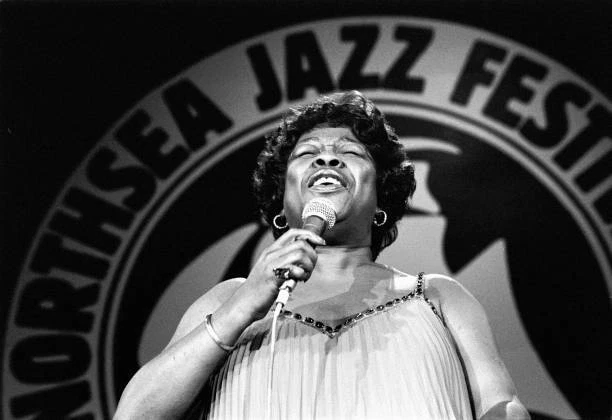 SINGER SARAH VAUGHAN Performs On Stage Old Jazz Photo $9.00 - PicClick AU
