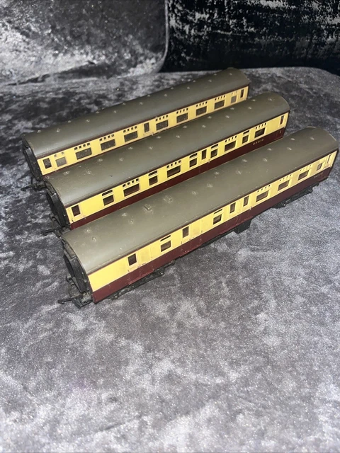 VINTAGE TRIANG COACH x 2 24010 & 34002 OO Gauge £10.00 - PicClick UK