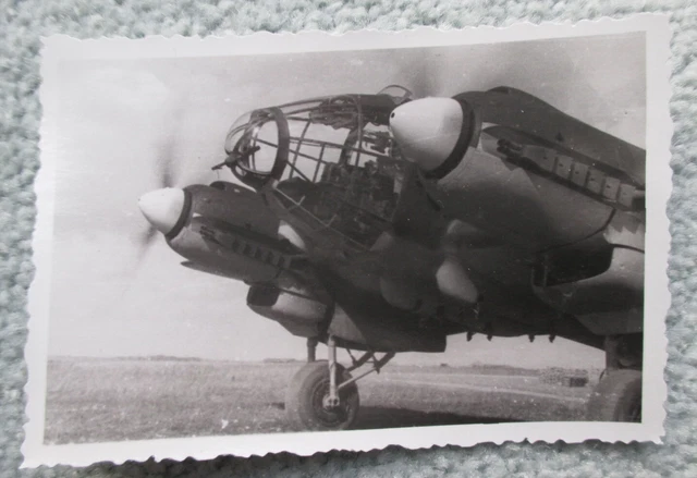 FOTO DEUTSCHEN FLUGZEUG/FLIEGER Heinkel He 111 Deutsche Luftwaffe 2.Wk ... FOTO DEUTSCHEN FLUGZEUG/FLIEGER Heinkel He 111 Deutsche Luftwaffe 2.Wk ...