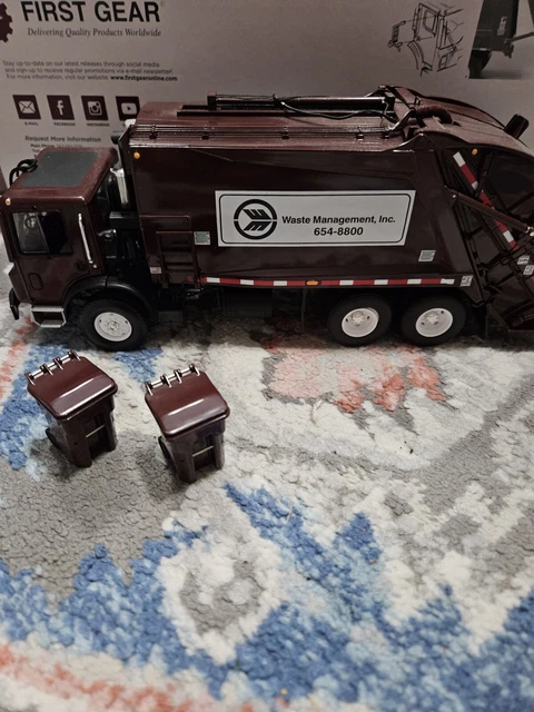 FIRST GEAR 1:34 Mack Waste Management Rear Loader Garbage Truck Old ...