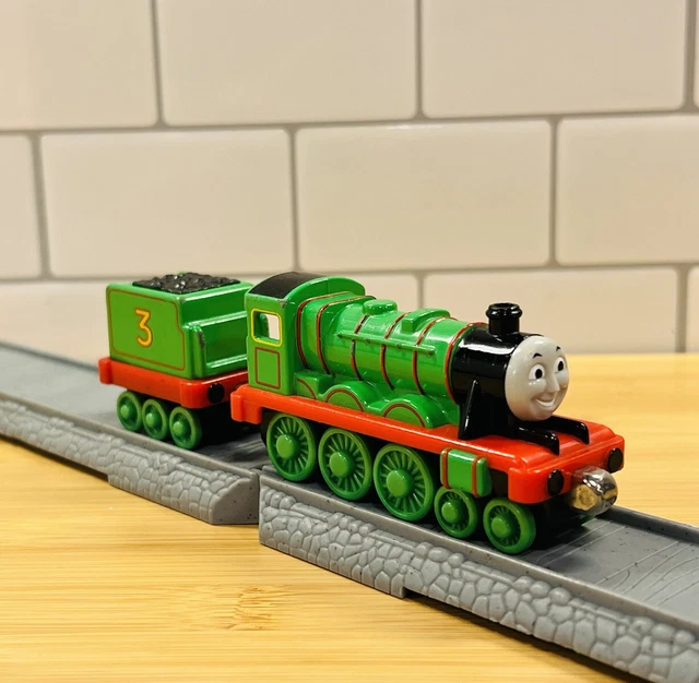 Thomas And Friends Take Along Take N Play Henry 3 2002 Diecast