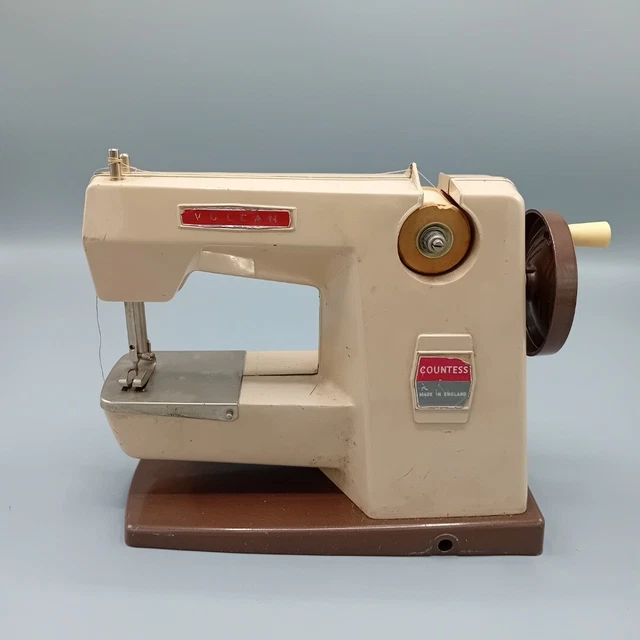 VINTAGE VULCAN COUNTESS Child's Sewing Machine Hand Operated FLT25-HR £ ...