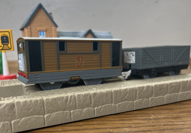 THOMAS & FRIENDS TrackMaster Train Toby Troublesome Truck Motorized ...