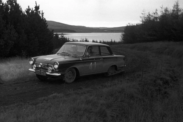 JEFF UREN & Mike Crabtree, Ford Cortina Consul Rally Car 1962 Racing ...