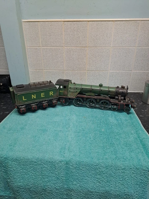 LARGE VINTAGE TIN Plate Model LNER Flying Scotsman Locomotive and ...