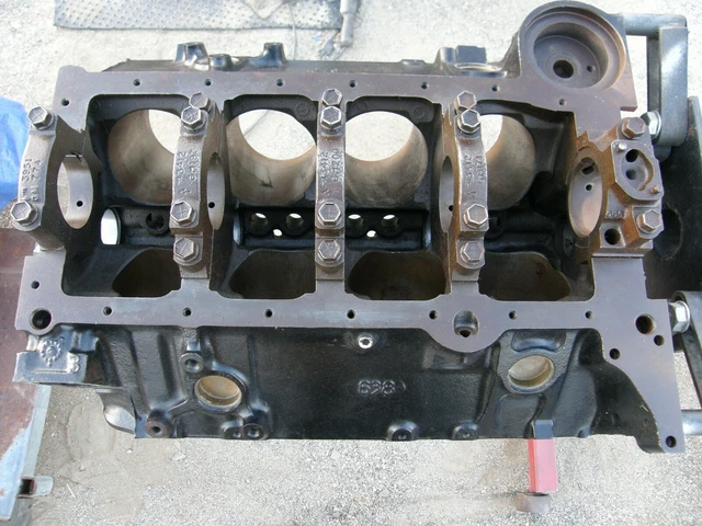 CHEVROLET 5.7 SMALL Block Chevy 350 Block & Crankshaft 4-Bolt Mains ...